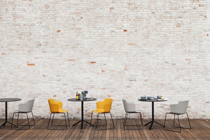 La collezione di sedute e poltroncine Calla di Midj nella versione outdoor